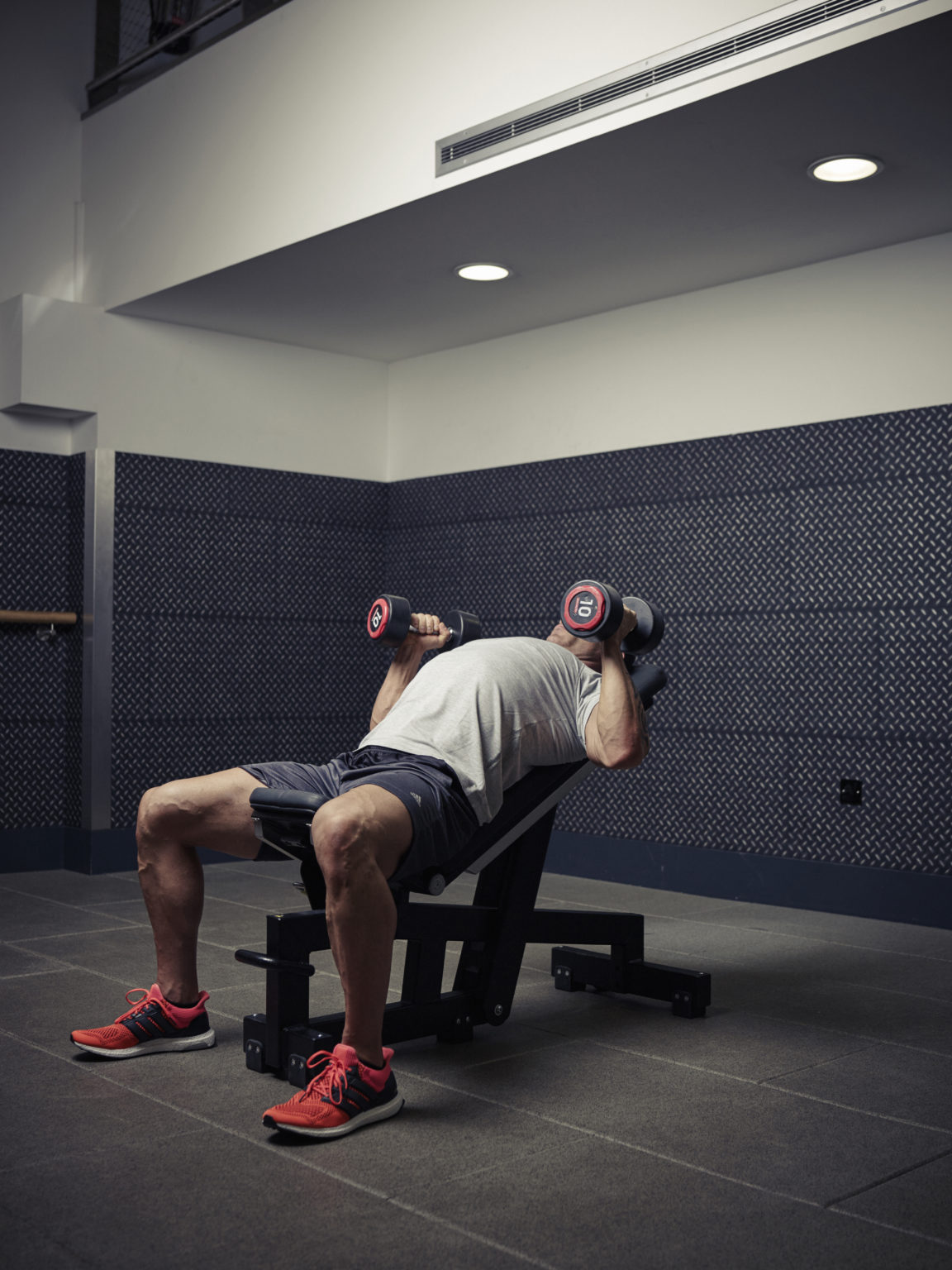 Move Masterclass: The Incline Dumbbell Bench Press